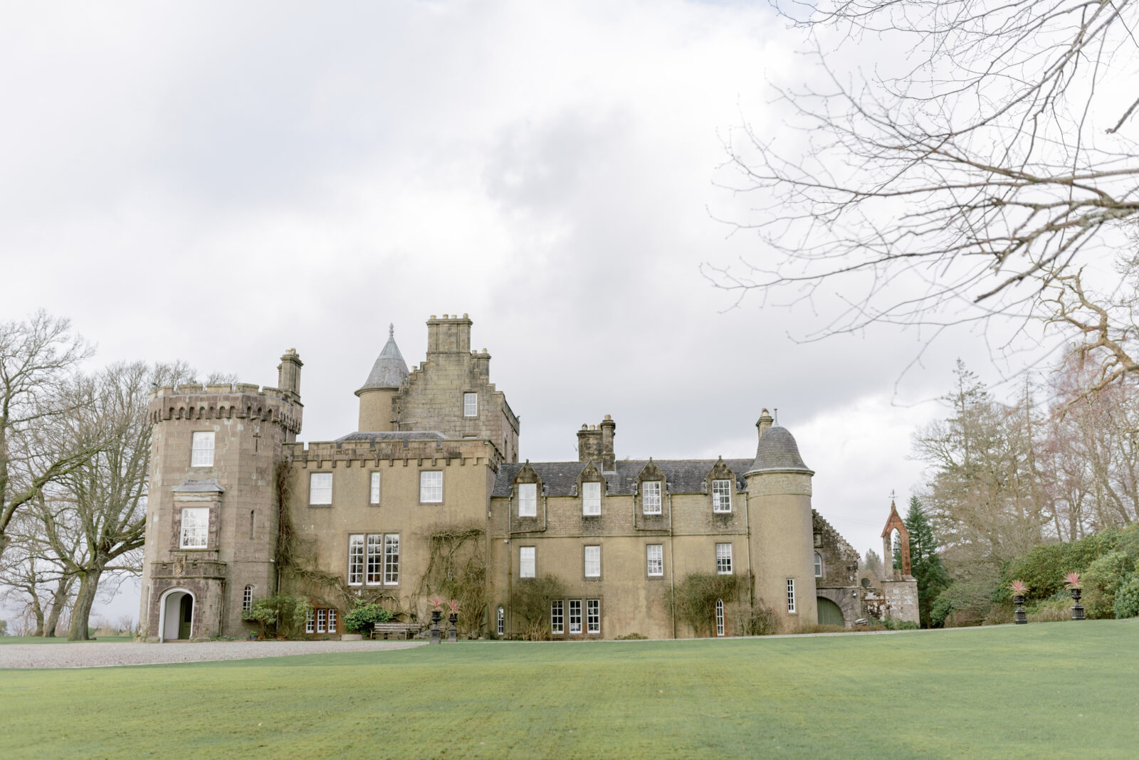 Boturich Castle Wedding Venue on Loch Lomond: A Luxury Castle Wedding ...